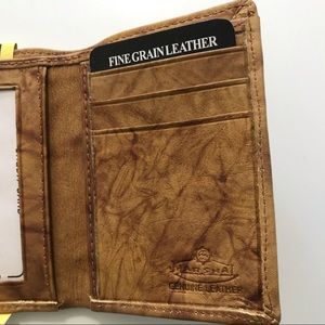 Marshall | Accessories | Marshall Trifold Wallet Tan Nwt | Poshmark